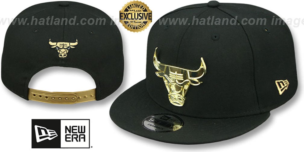 Chicago Bulls GOLD METAL-BADGE SNAPBACK Black Hat by New Era