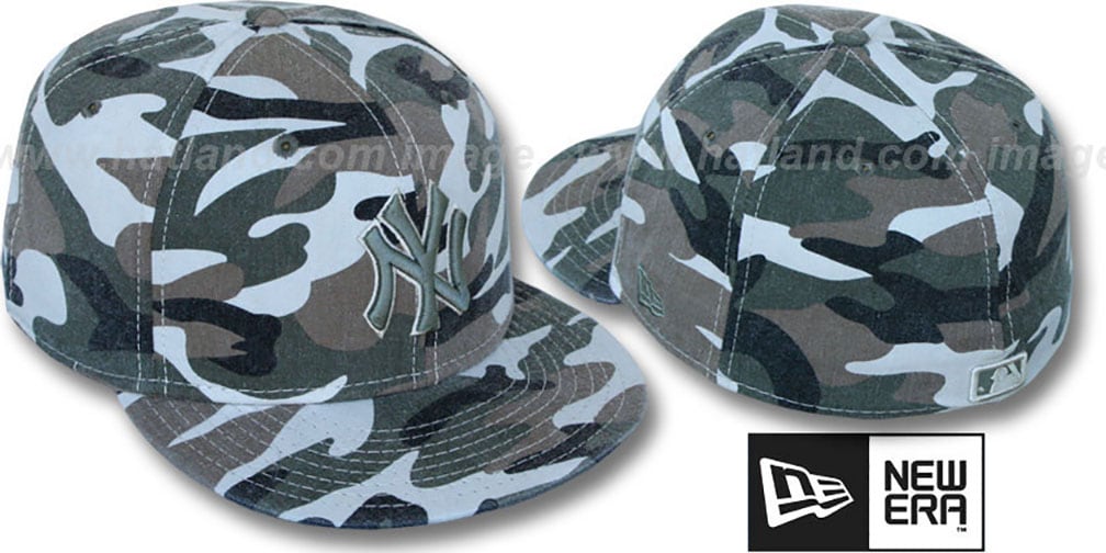 Yankees BARRICADE CAMO Fitted Hat by New Era