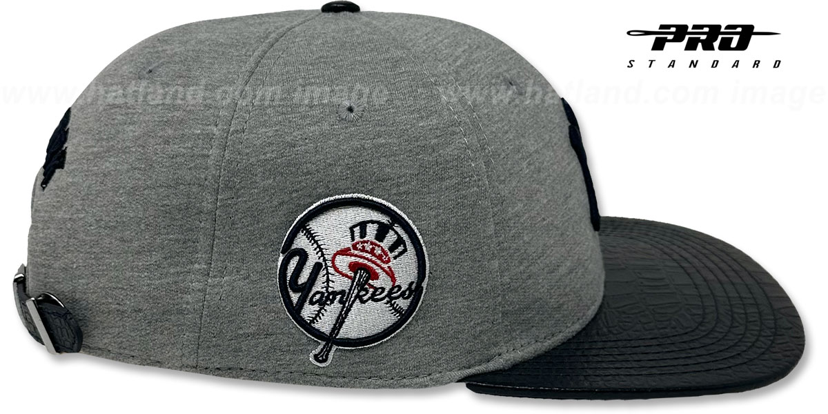New York Yankees TEAM-BASIC STRAPBACK Grey-Navy Hat