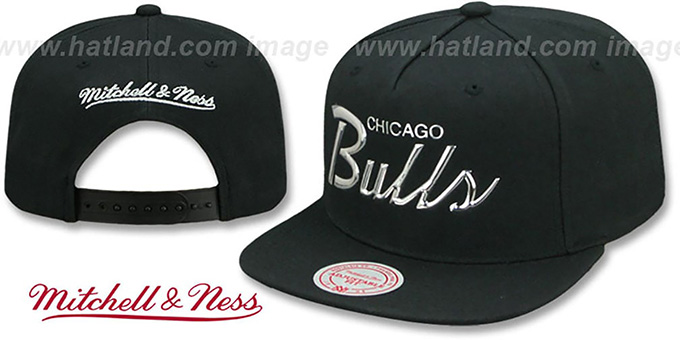 Chicago Bulls LIQUID METALLIC SCRIPT SNAPBACK Black-Silver Hat